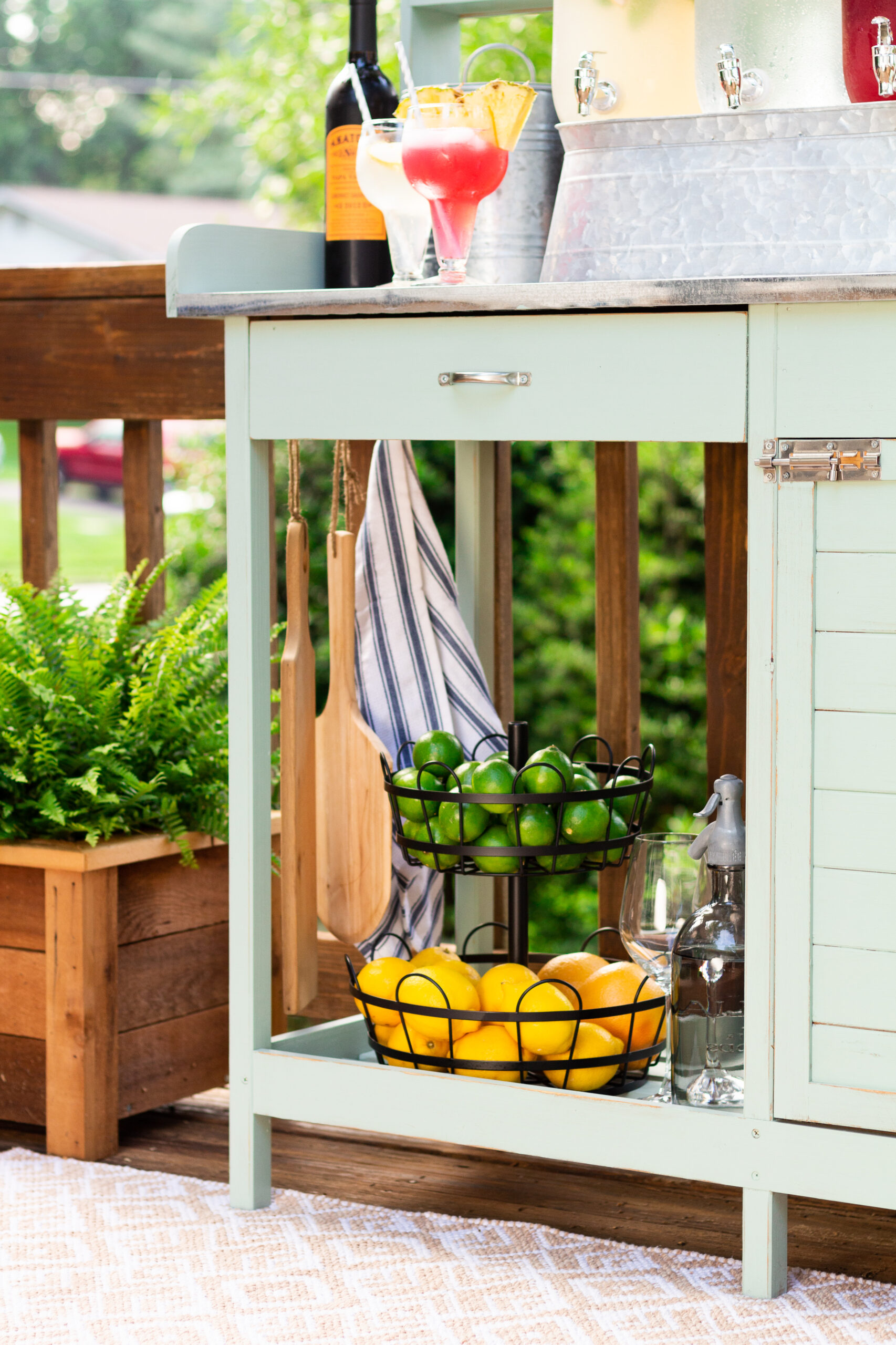 Outdoor Bar Summer Entertaining An Easy DIY - Fusion™ Mineral Paint