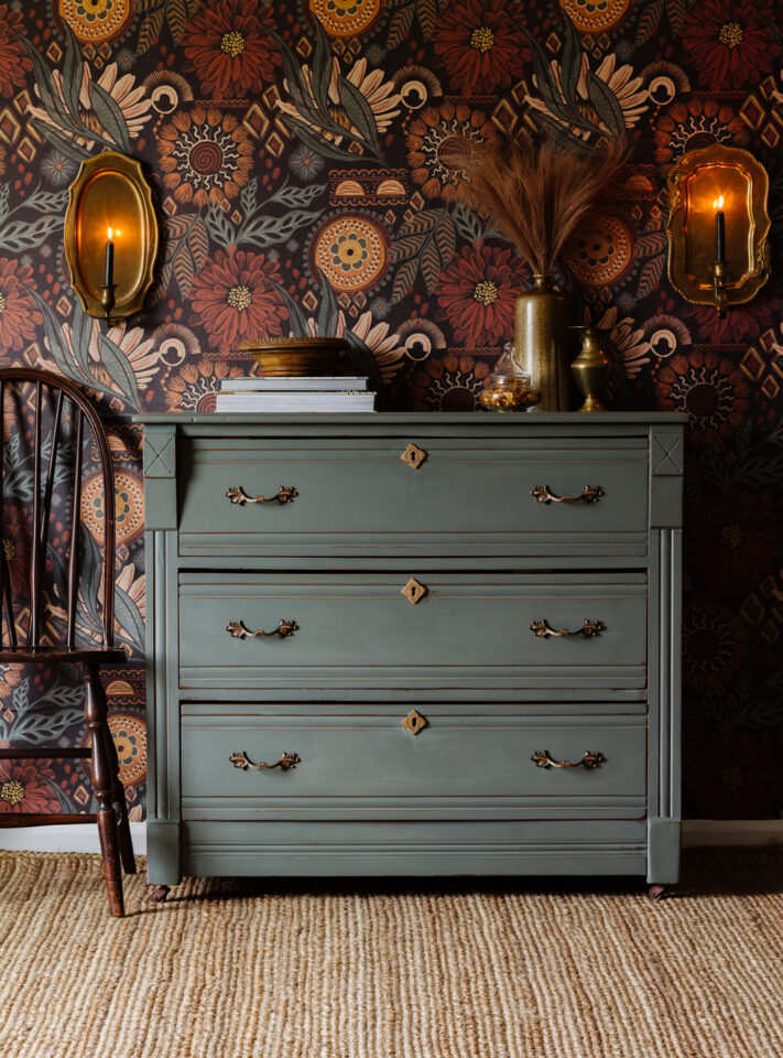 Windsor: An Earthy Green Milk Paint - Fusion™ Mineral Paint