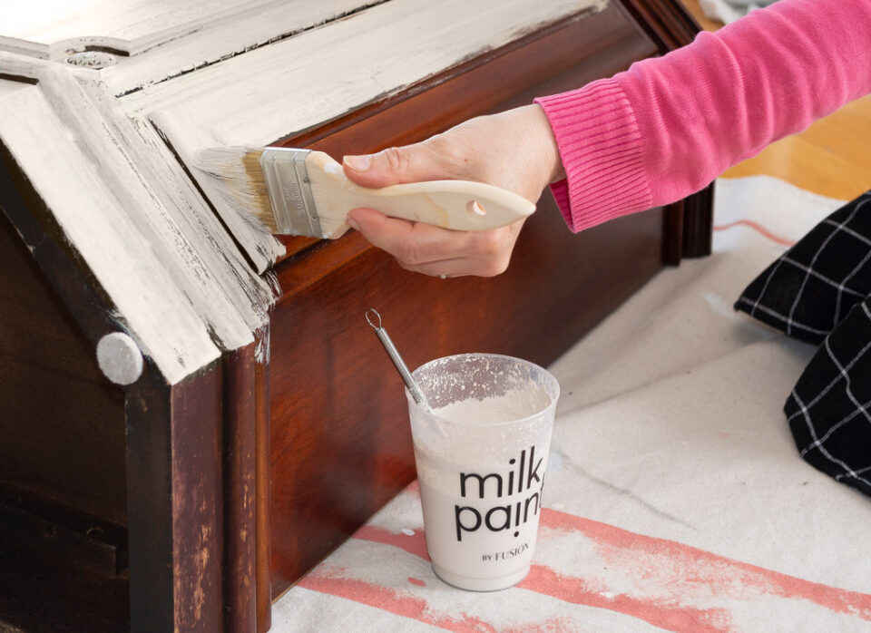 Create a Chippy, Vintage Look with Milk Paint - Fusion™ Mineral Paint