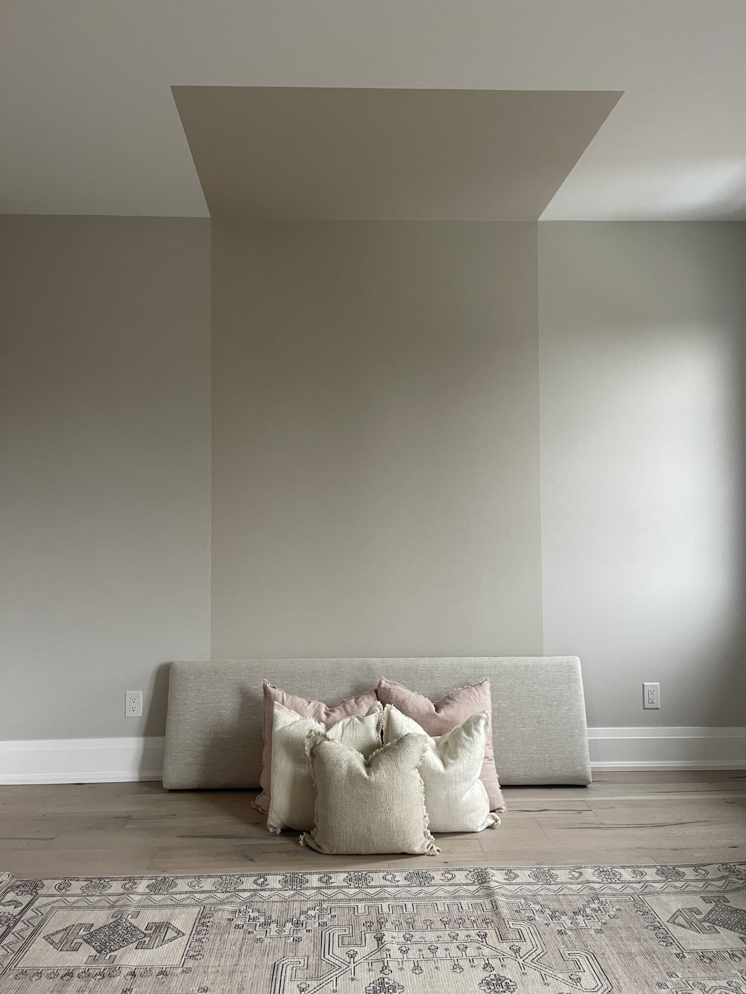 Budget-Friendly Tone-on-Tone Colour Blocking: How to Transform a Guest ...